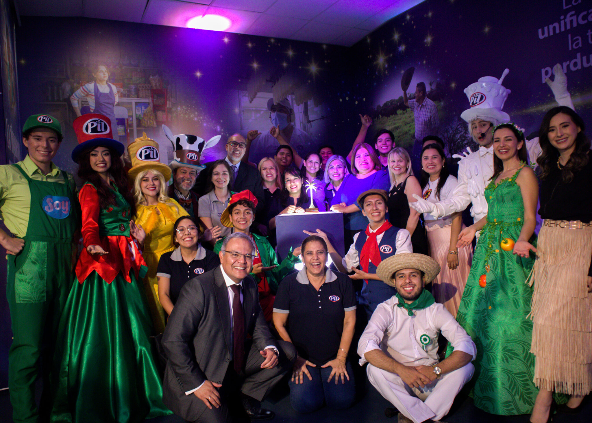 El “Mundo Mágico” de Pil Bolivia gana Palmera Dorada a la Innovación en ...