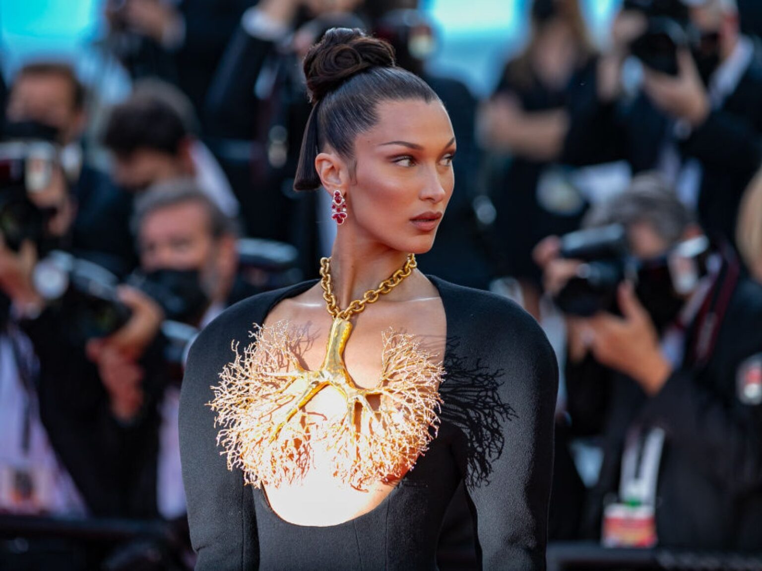 La modelo Bella Hadid fue hospitalizada de emergencia ¿Cuál es su estado de salud? - esLatino Radio